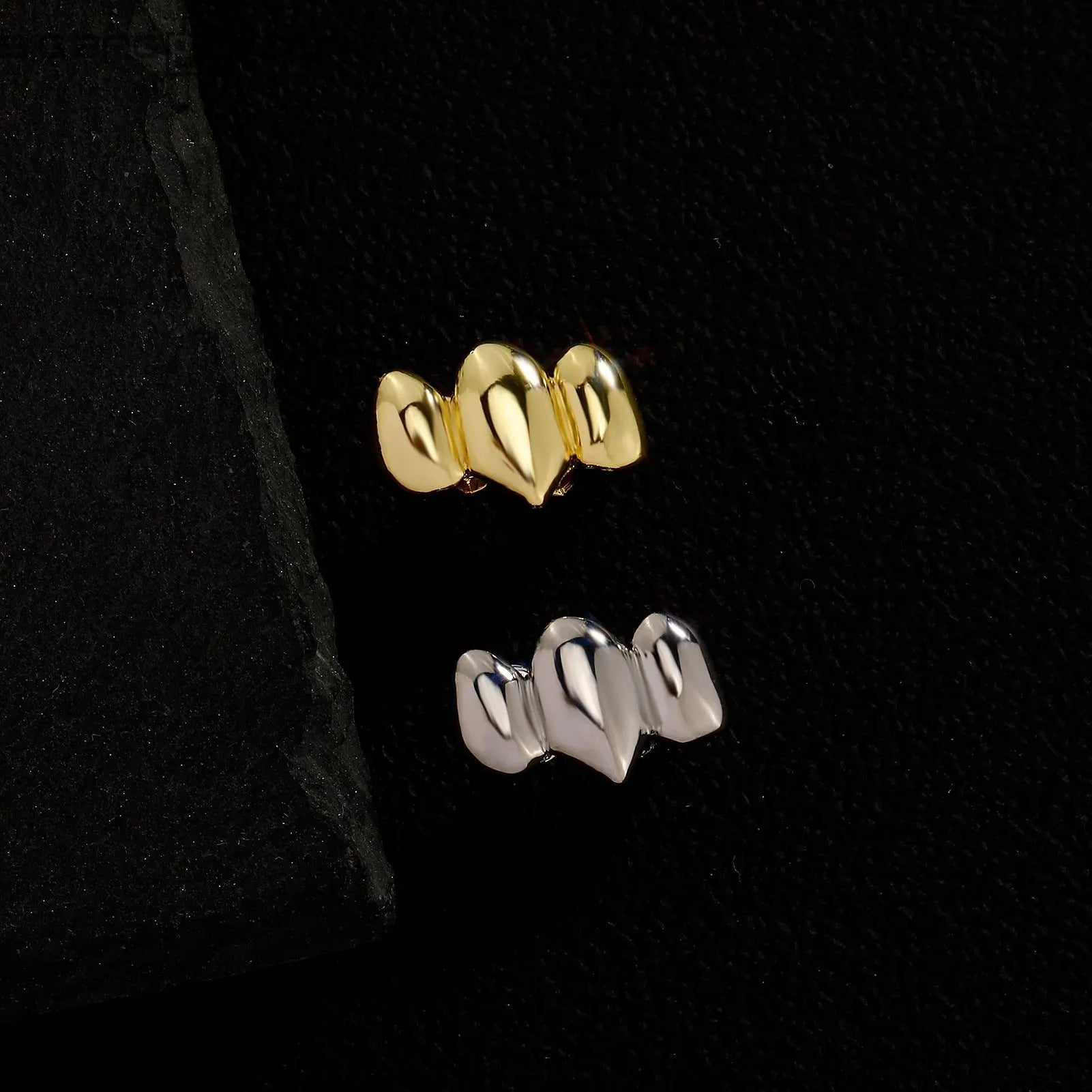 Iced Out Fangs Grillz- BigBagBling